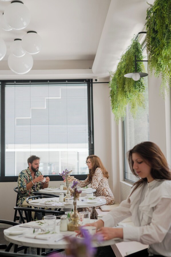 Pequeno-almoço tipo buffet diário incluído 