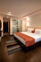 Quarto Executivo | Secretária, Wi-fi grátis, roupa de cama fornecida 