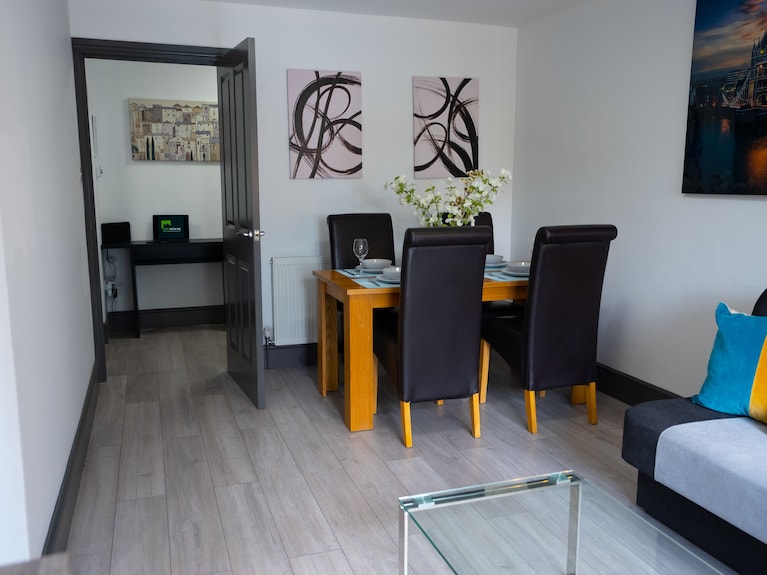 Modern Private Apartment Centrally Located - 法納姆