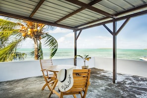 Quarto casal luxo, 1 cama de casal, para não fumantes, vista para o mar | Terraço/pátio