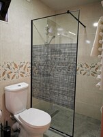 Casa de Campo Comfort (1) | Casa de banho | Artigos de higiene pessoal grátis, um secador de cabelo 