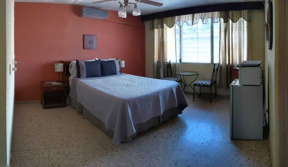 Casa San Benito - San Salvador