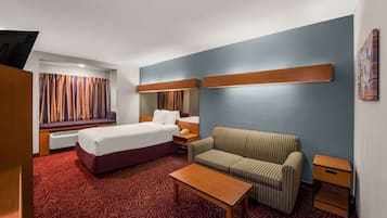 Suíte, 1 cama Queen e sofá-cama, acessível, para não fumantes | Wi-Fi de cortesia, roupa de cama