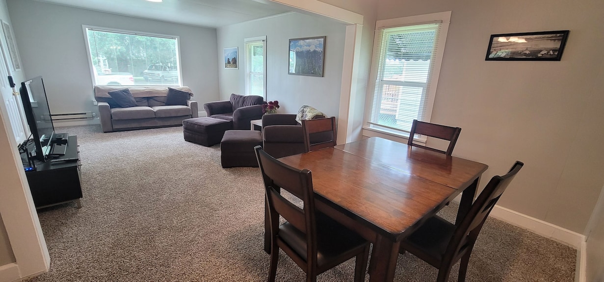 Cozy Cowboy Cabin In Polson: Historic Charm, Modern Comfort Near Flathead Lake - Polson, MT