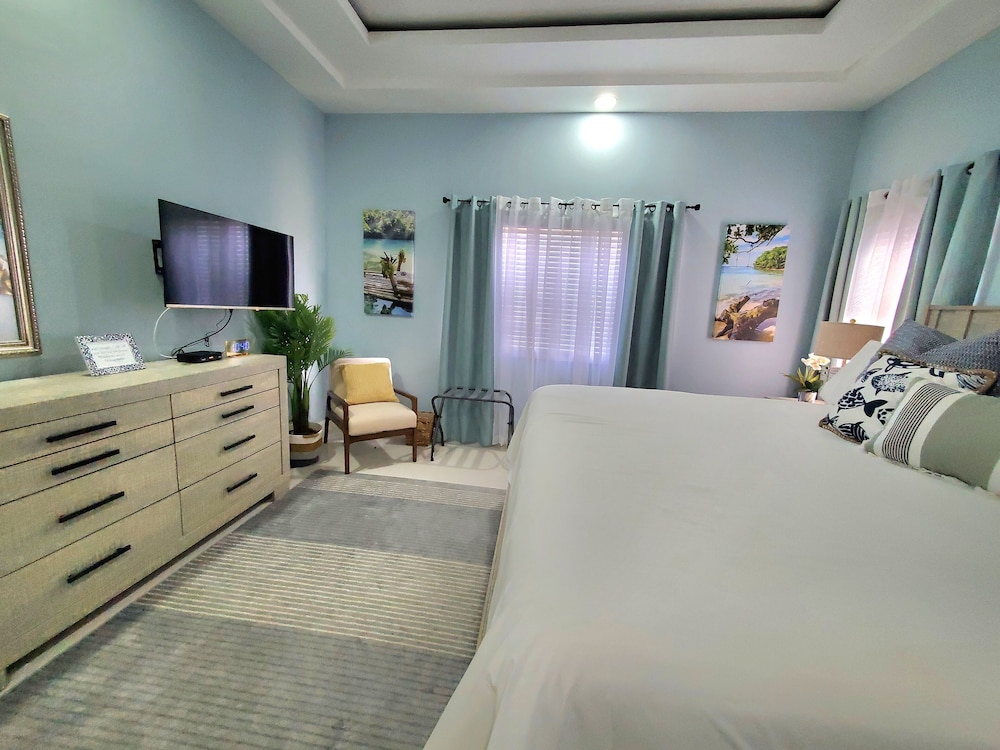 Comfy Beds-pool-clean Getaway-2 Mins To Ocho Rios - Ocho Rios