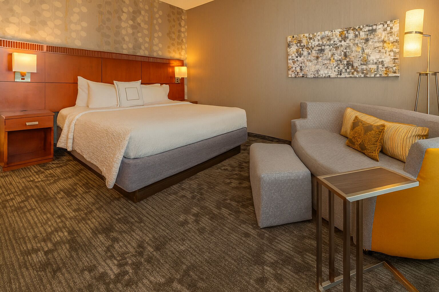 Comfort And Convenience! Three Pet-friendly Units, Indoor Pool, Free Parking! - New Castle, DE