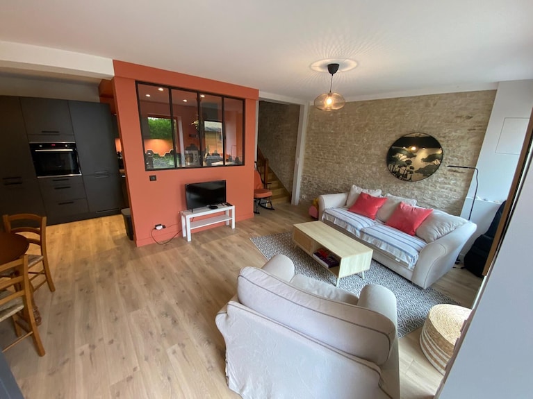 Maison En Pierre 4 Chambres, Mer, Commerces 150 Metres - Saint-Aubin-sur-Mer