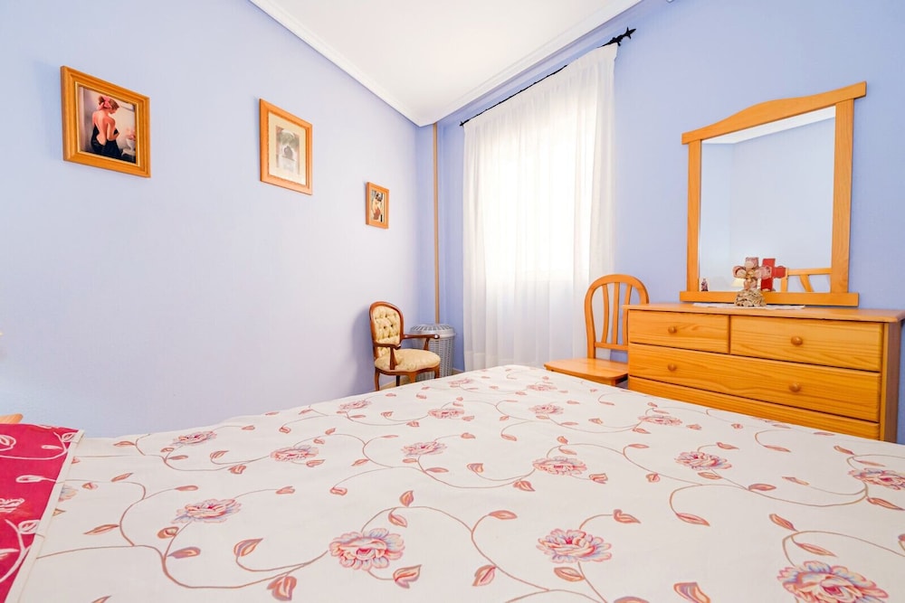 Apartment With Two Bedrooms In The City! - Torrevieja