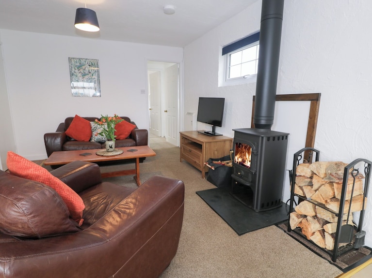 Min Y Mor, Pet Friendly, With A Garden In Criccieth - Llŷn Peninsula