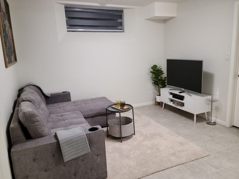 Exceptional 2 Bedroom Basement Suite - Winnipeg