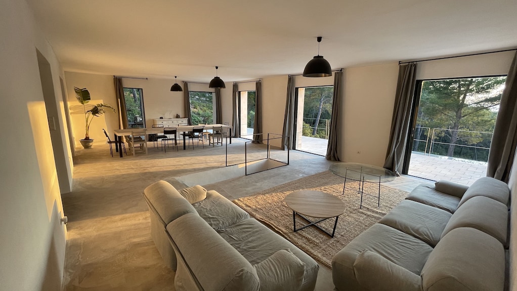 Entre Vignes Et Pinèdes Grande Villa Avec Piscine Et Jacuzzi à 10 Mins De La Mer - La Cadière-d'Azur