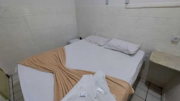 Quarto Tradicional | Wi-fi grátis, roupa de cama fornecida