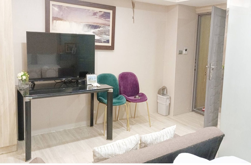 Premium City View Balcony Ensuite Spacious Queen + Sofa Bed 1 Min To Mrt - Taiwan