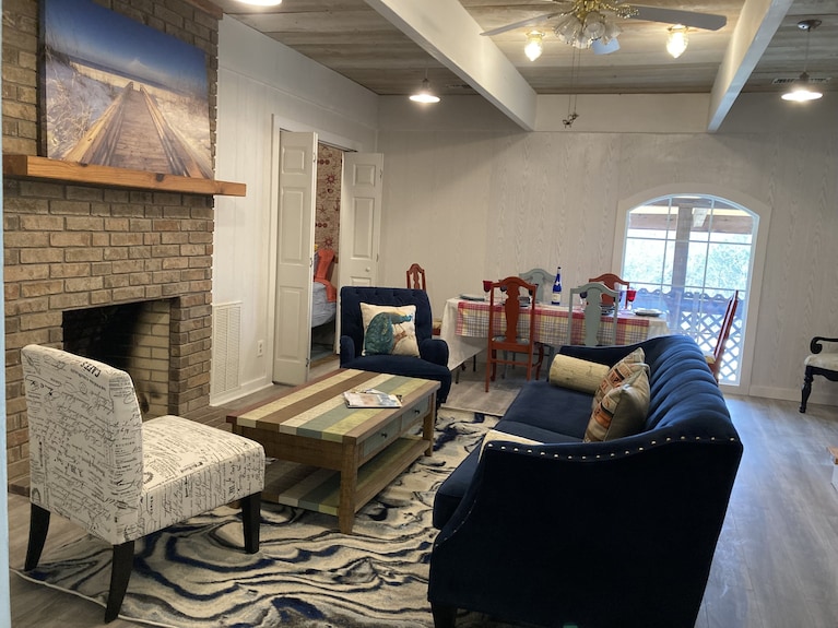 Tranquil Retreat On 16 Acres Sleeps 10 Guests. - 墨爾本