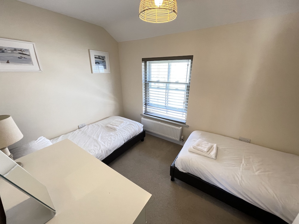 Harrys Hideout - A Cottage That Sleeps 4 Guests In 2 Bedrooms - St Ives