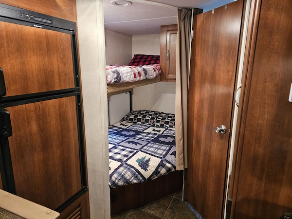 Cozy Camping Retreat On The Banks Of The Beautiful Ausable River - Grayling, MI