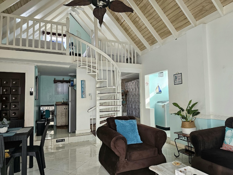 Memories By The Shore - Cozy Oceanview Vacation Home - Negril