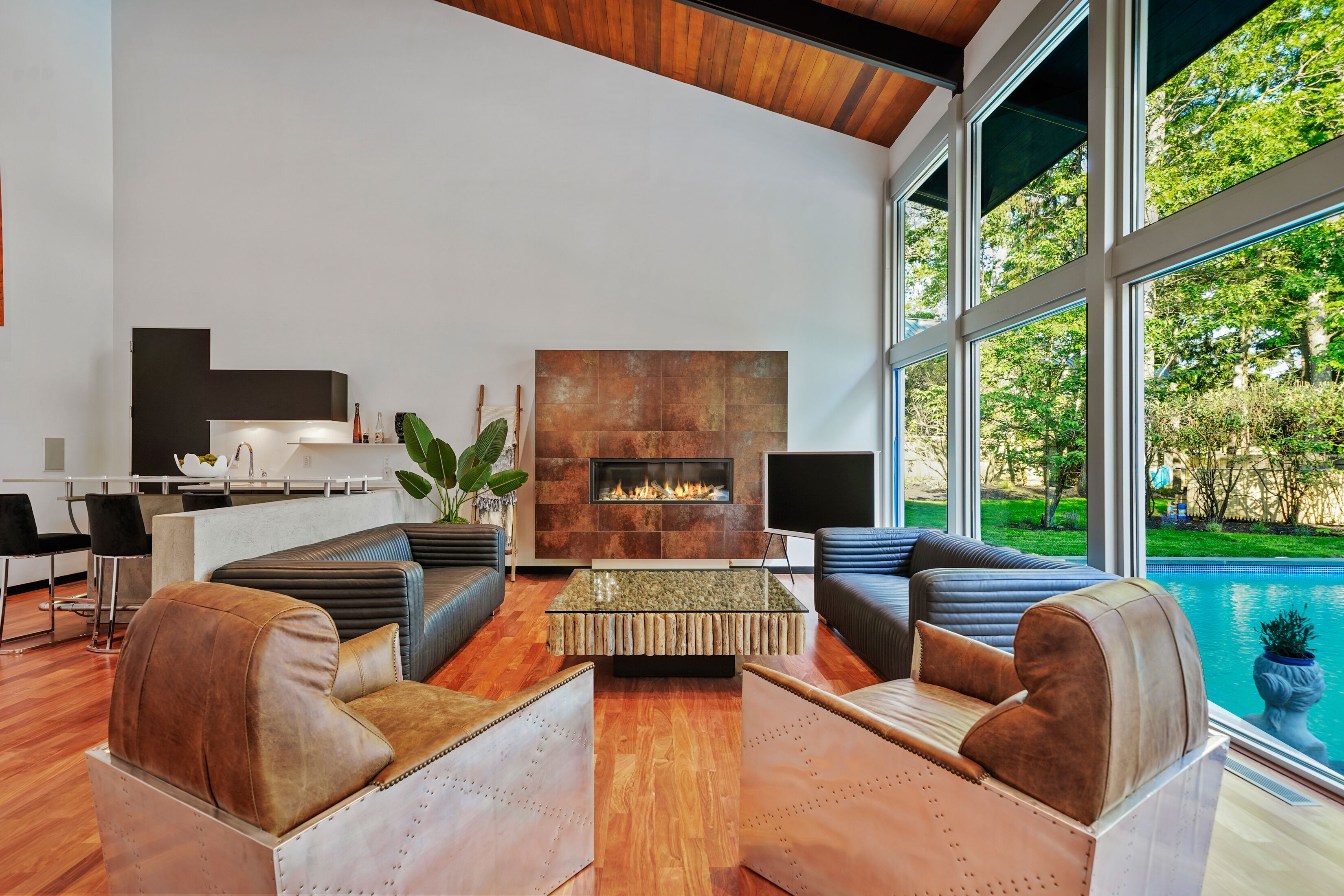 Stylish Modern Retreat In The Heart Of The Hamptons: Your Perfect Getaway! - Long Island, NY