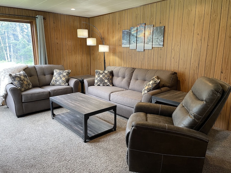 Alaskan Adventure Begins Here: Beautiful Creekside Oasis! - Alaska