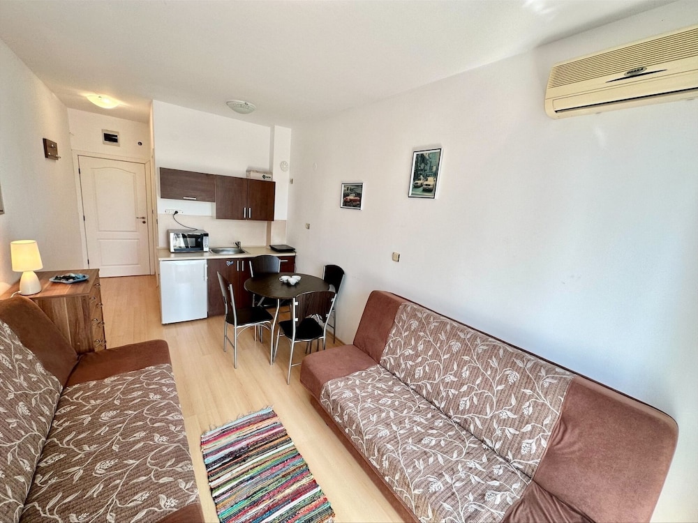 Menada Sunny Day 4 Studio With Balcony, In A Quiet Area, Ideal For A Family! - Nessebar