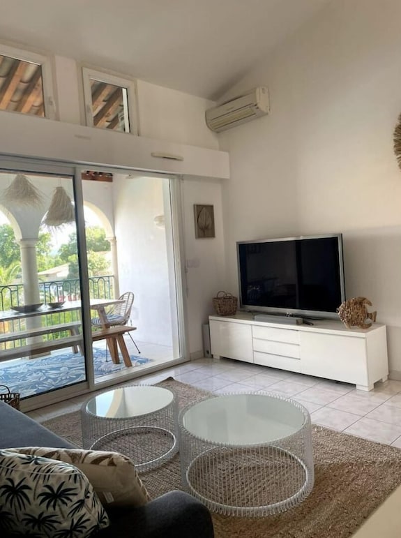 Appartement Avec Piscine - Grimaud