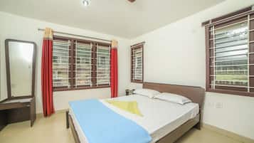 Villa | 2 quartos, secretária, cortinas/cortinados opacos
