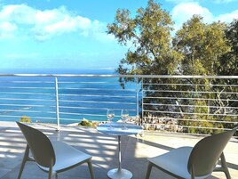 Suite-Estúdio Superior, terraço, vista para o mar | Terraço/pátio interior