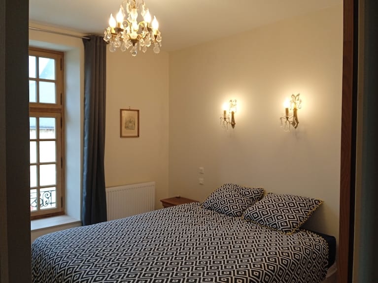 Château à 5mn Des Sentiers - Ardennes