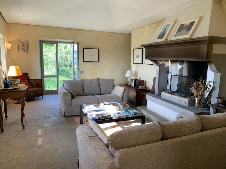 Podere Fontebernardi, Authentic Tuscan Farmhouse Overlooking Pienza. - Pienza