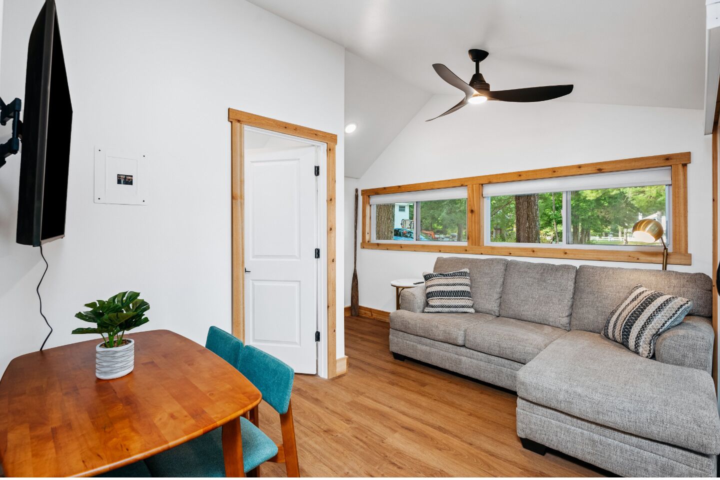 Arbutus Lakeside Stay-pontoon Rentals-near Tc! - Michigan