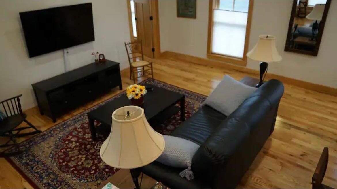 Located In Beautiful/historic Downtown Peninsula In The Heart Of A National Park - Macedonia, OH