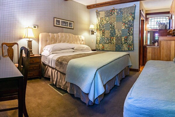 A Cowslip's Belle Inn - Ashland, OR