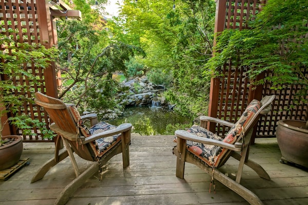 A Cowslip's Belle Inn - Ashland, OR
