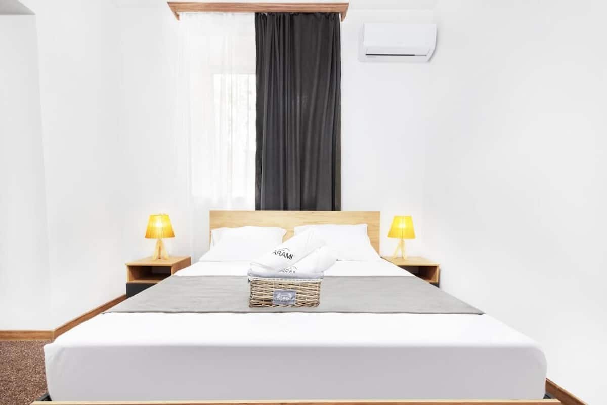 Quarto Clássico | 1 quarto, secretária, ferro/tábua de engomar, Wi-fi grátis