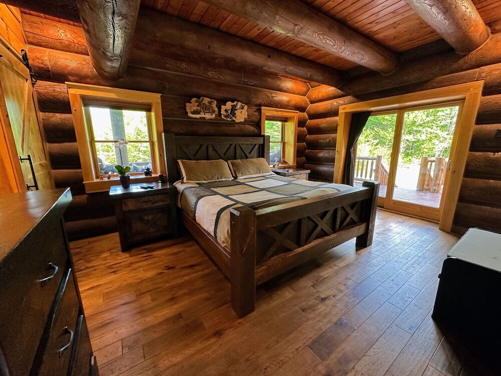 Wm Dream Home In National Forest; Ac, Swimspa, Beach, Massage Chair, And Dog Friendly! - New Hampshire