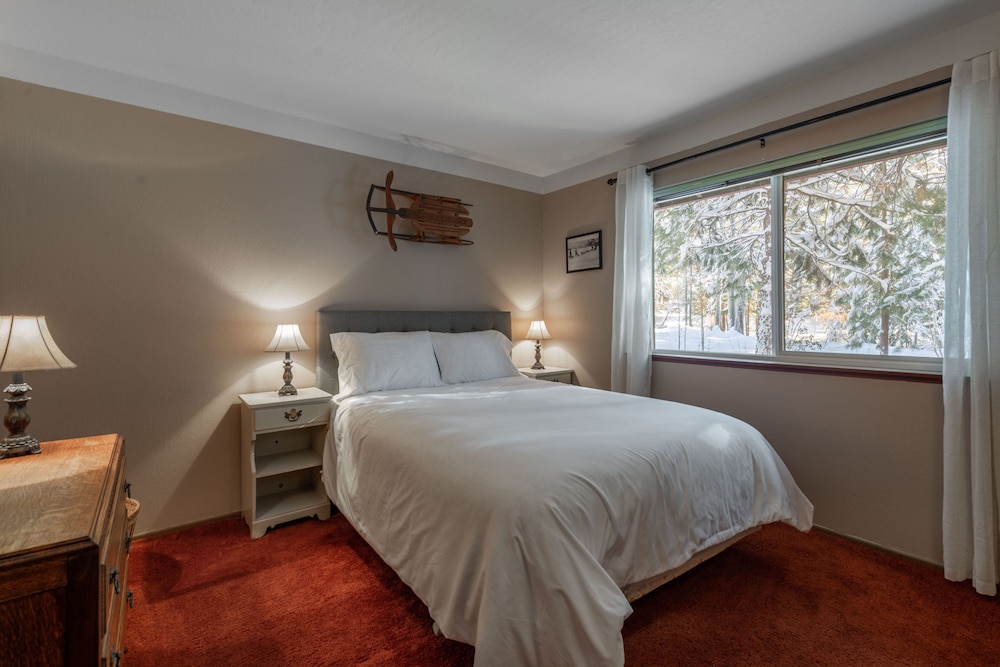 New - Truckee Cabin - Centrally Located - Truckee, CA