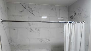 Economy Single Room, Shared Bathroom | Banheiro compartilhado