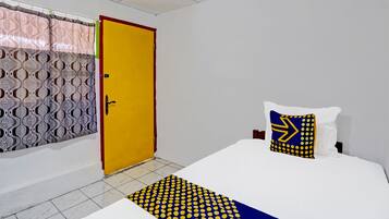 Quarto solteiro econômico | Wi-Fi de cortesia, roupa de cama