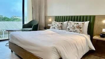 Roupa de alta qualidade, minibar, secretária
