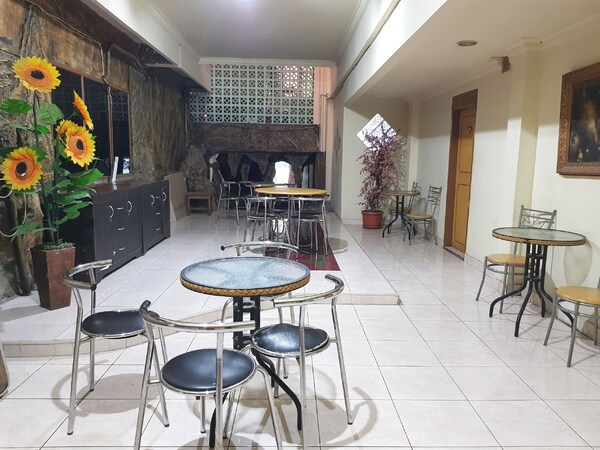 Hotel O Istana - Makassar