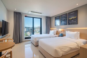 Quarto Twin Standard | Cortinas/cortinados opacos, Wi-fi grátis, roupa de cama fornecida