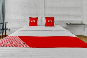 Quarto casal luxo | Espaço de trabalho para notebook, Wi-Fi de cortesia, roupa de cama