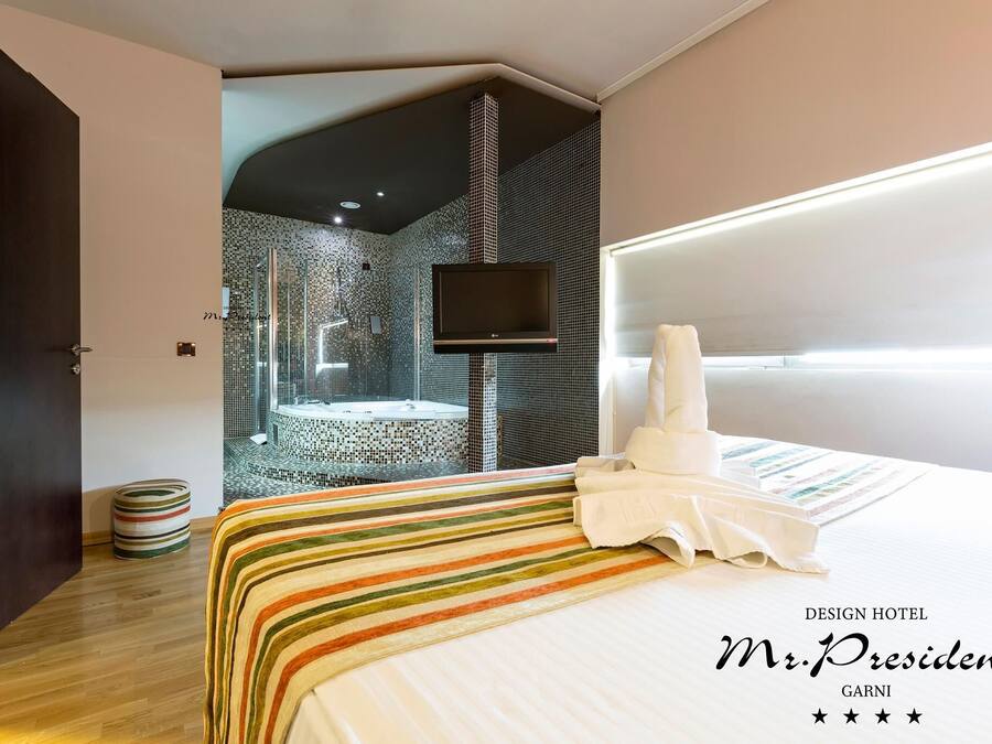 Apartamento presidencial | Roupas de cama premium, camas com colchões pillow-top, frigobar