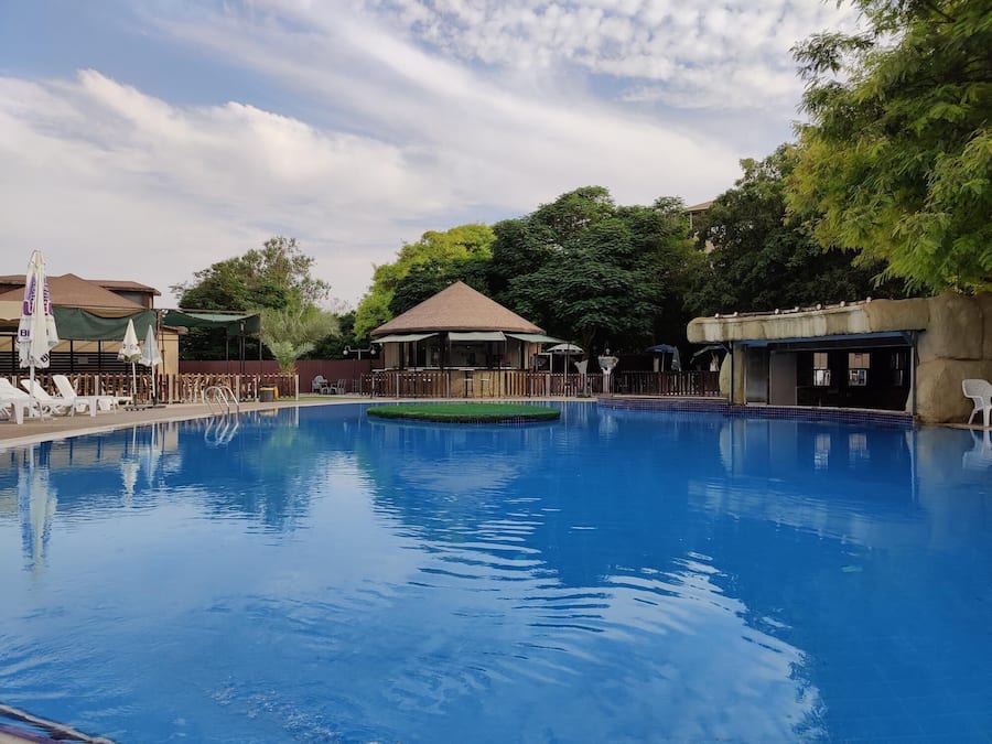 Piscina externa sazonal