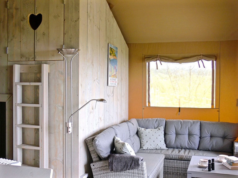 Outdoor Adventure Glamping Retreat: Family Friendly, Sea Views - Guernesey