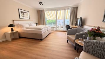 Estúdio, varanda, Vista para a cidade | Roupa hipoalergénica, minibar, cofre no quarto