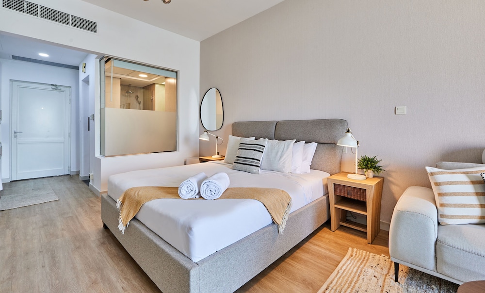 Bnbme | Palm Views West | Studio - Dubai