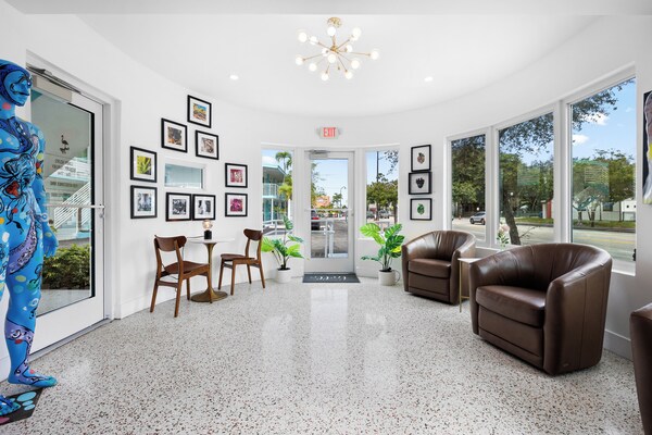 The New Yorker Miami Hotel - North Miami Beach, FL