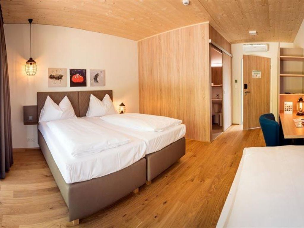 Doppelzimmer Parkseite, Dusche, Wc - Hotel Katamaran - Eisenstadt