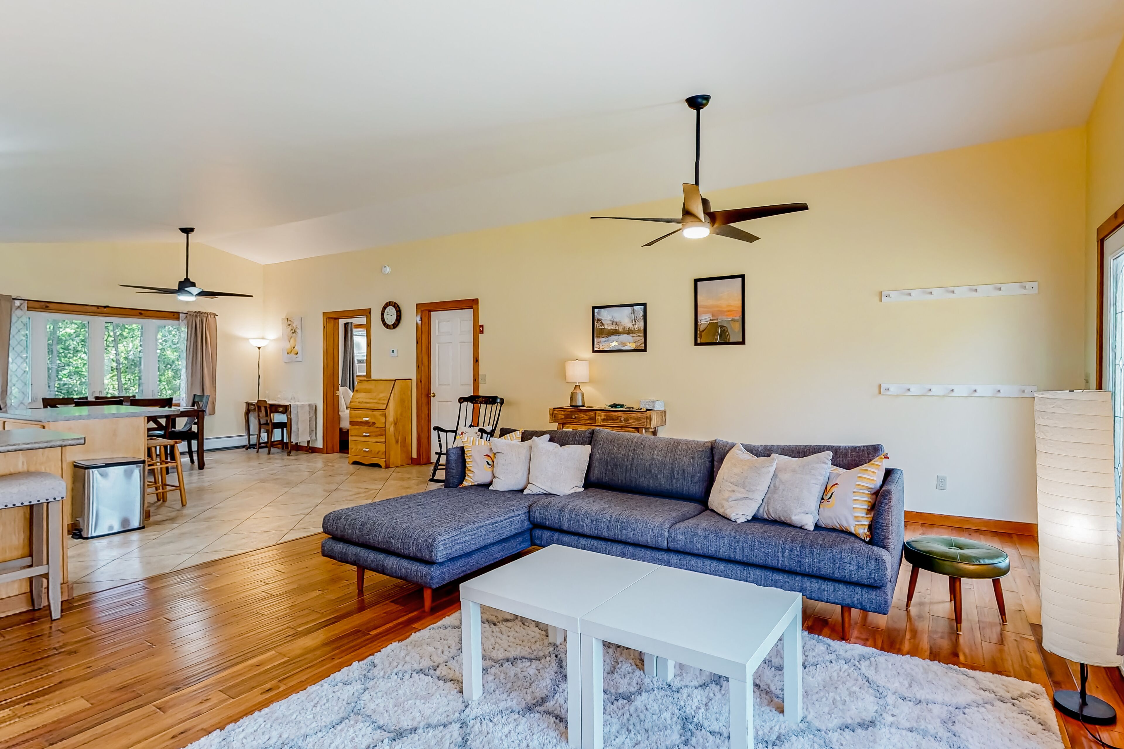 Relaxing Home With Gas Grill, Washer/dryer, Tv, Kitchenette - Close To Mall - Shelburne, VT